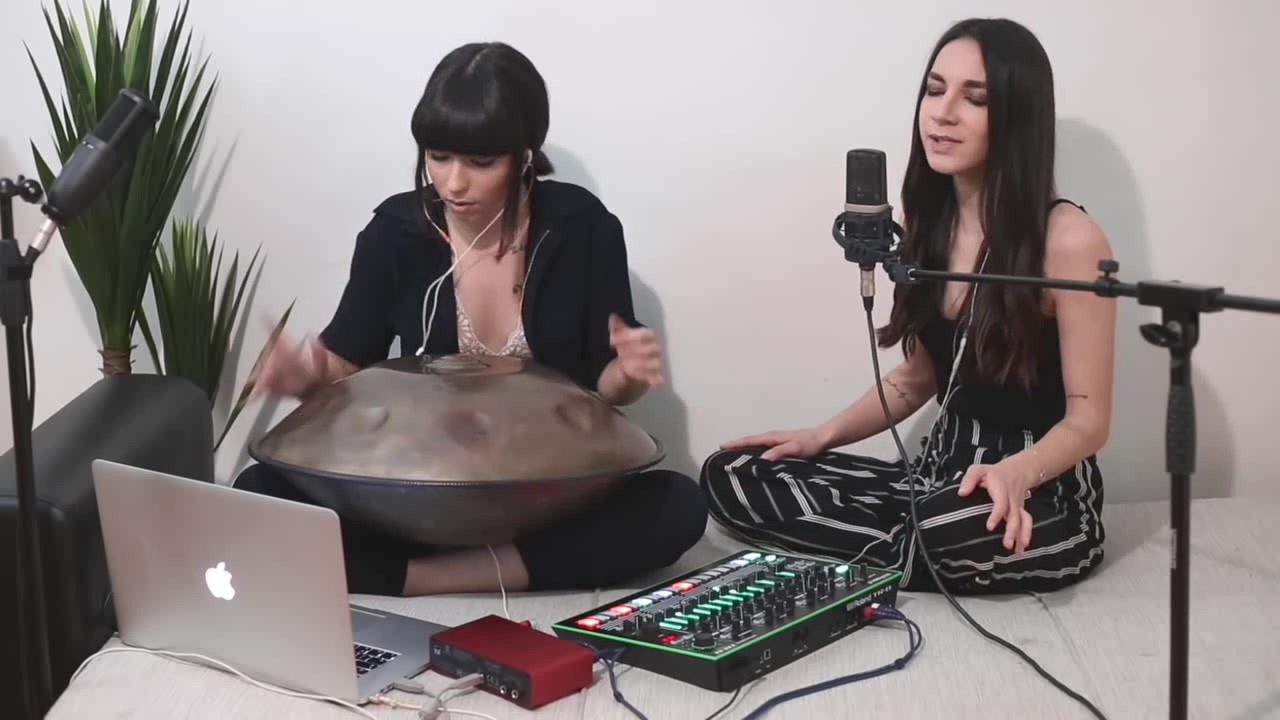 Giolì & Assia - Feel Good (Handpan) - Coub