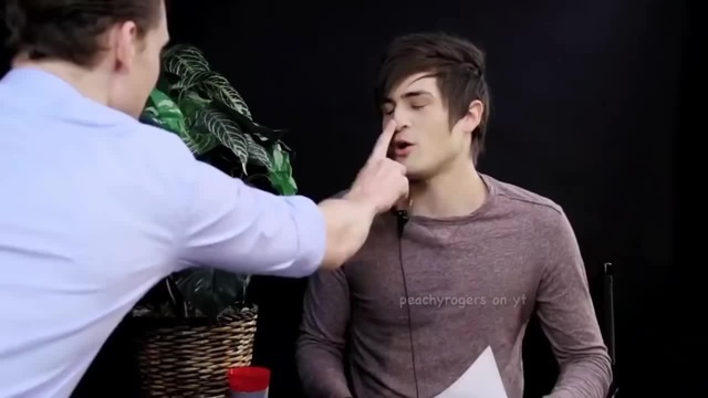 Tom Hiddleston Infinite poop - Coub