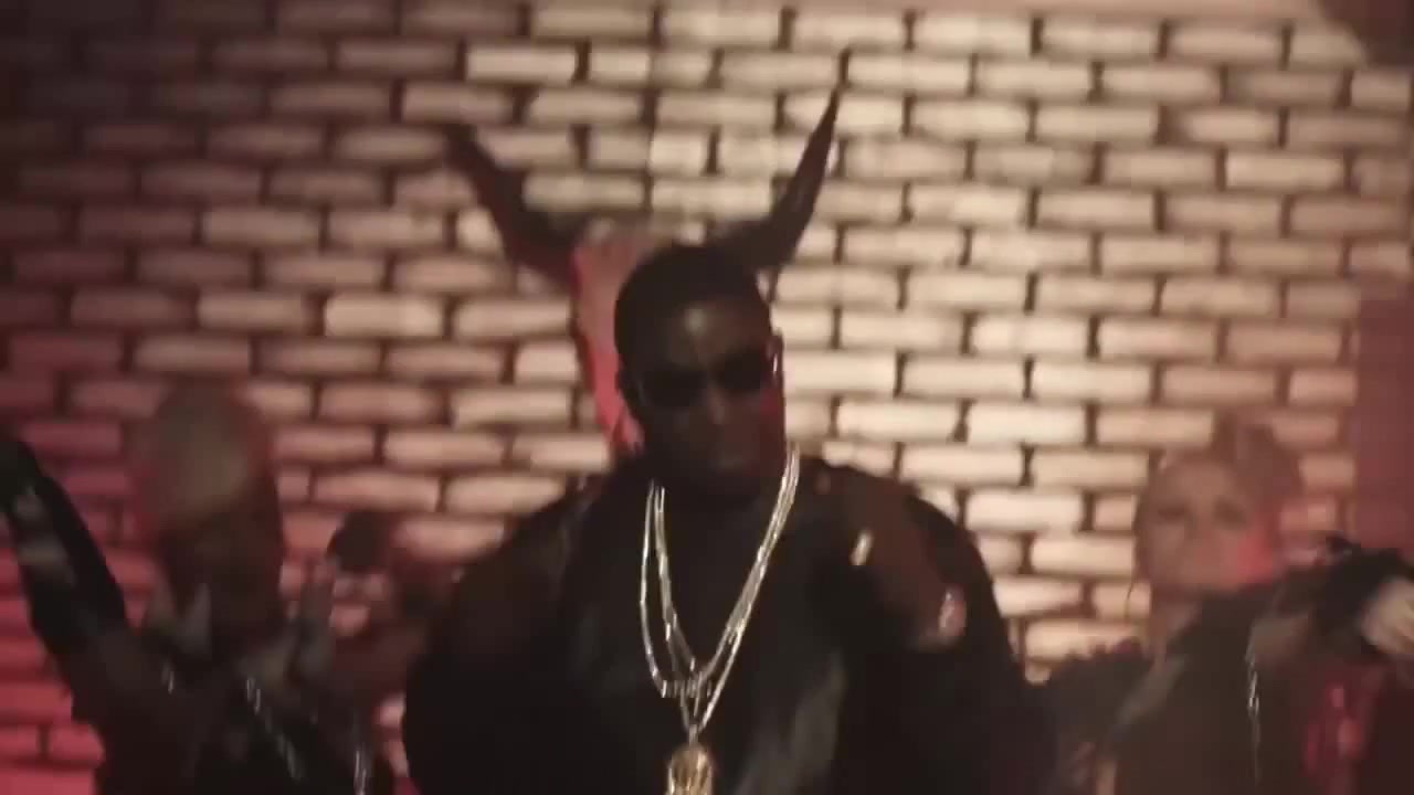 Gucci Mane (Feat. Young Thug) - Breakdance [Official Video] - Coub