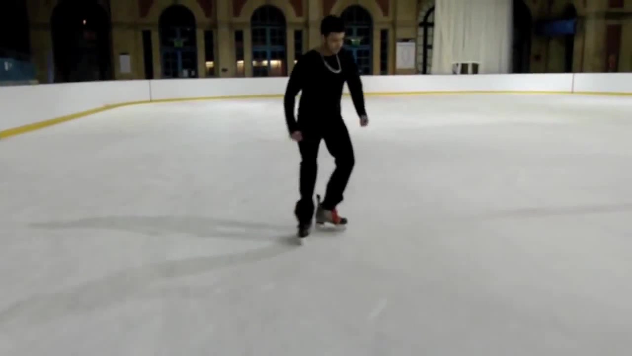 Learn How To Do The Grapevine Freestyle Ice Skating Footwork Trick In ...