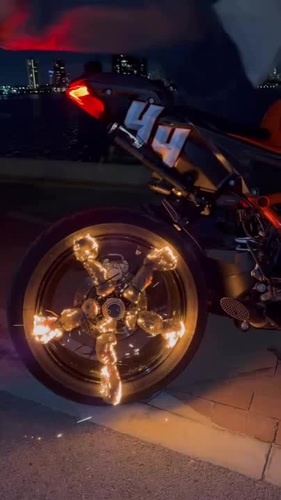 Metallica Fuel motorcycle Feuerwerk - Coub